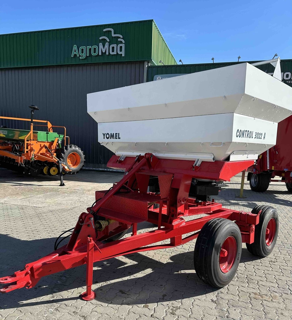 FERTILIZADORA USADA YOMEL 3000 LTS